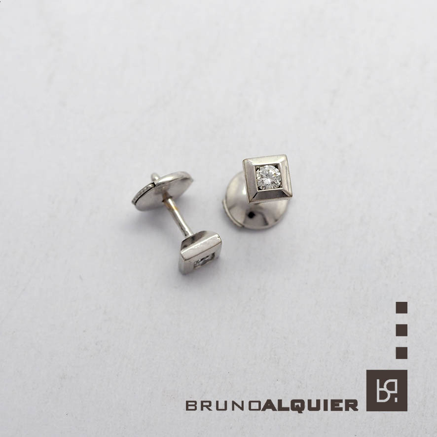 Boucles diamant en or blanc serti clos carré - BRUNO ALQUIER - CREATEUR ...